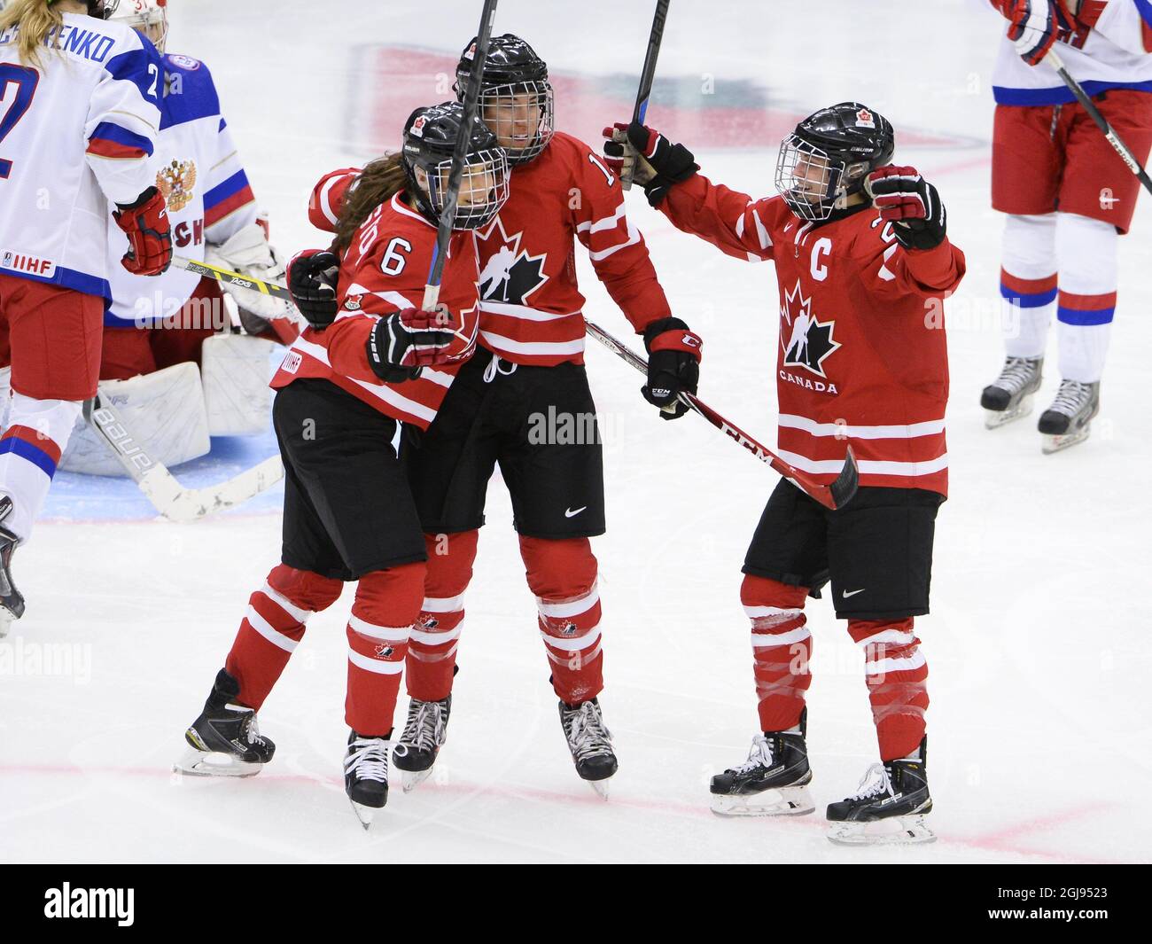 Team canada caroline ouellette hi-res stock photography and images - Alamy