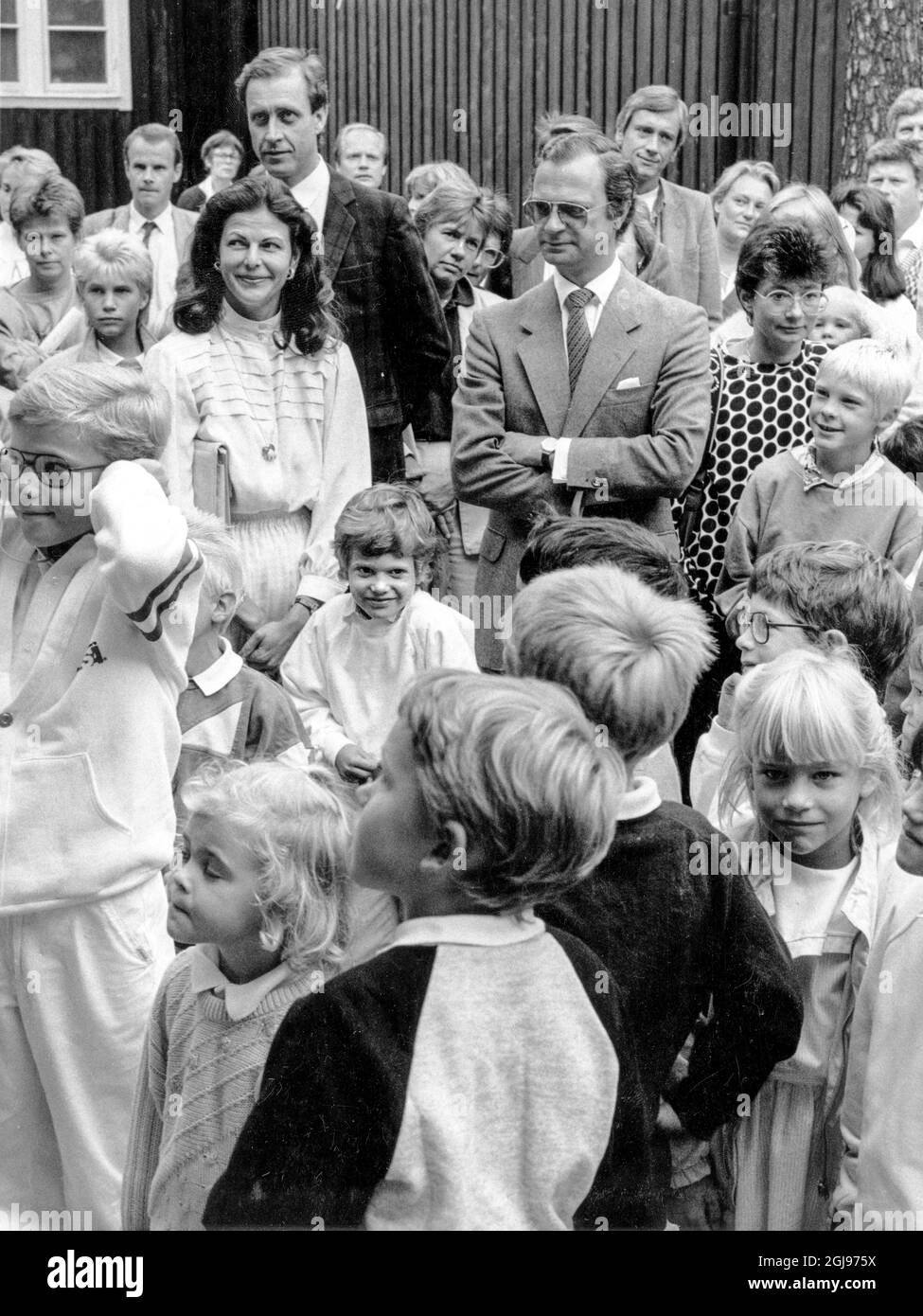 STOCKHOLM 1986-08-18 King Carl Gustaf, Queen Silvia and Prince Carl ...