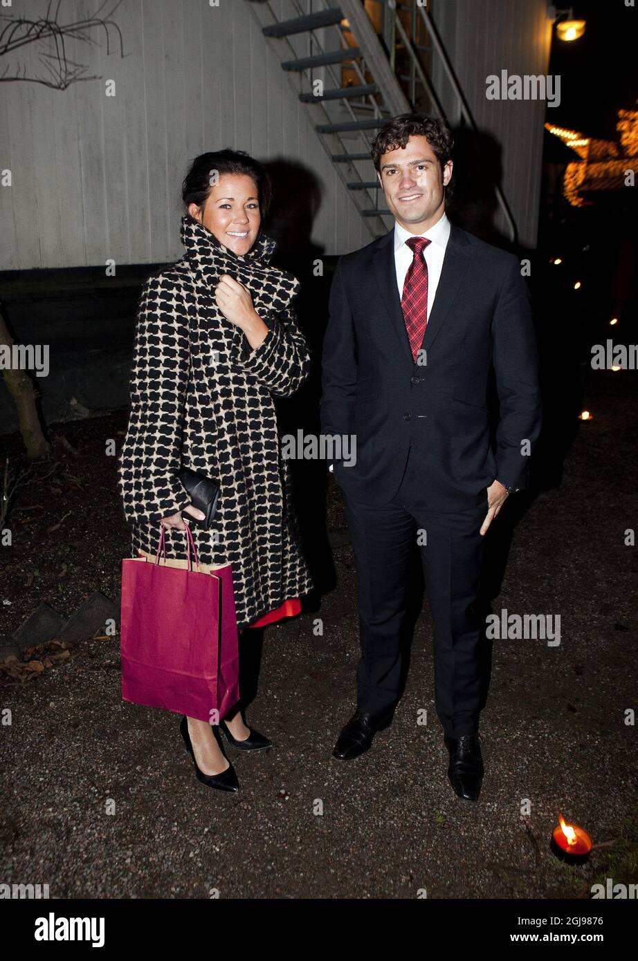STOCKHOLM 20081213 Sweden's Prince Carl Philip and his girlfriend Emma ...