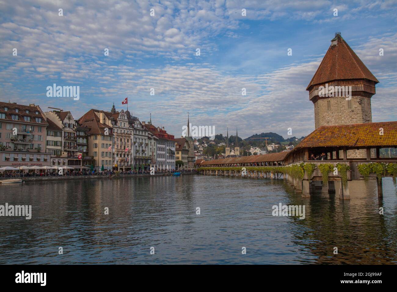 Kapellbrucke, wood covered bridge across the Reuss in Lucerne ...