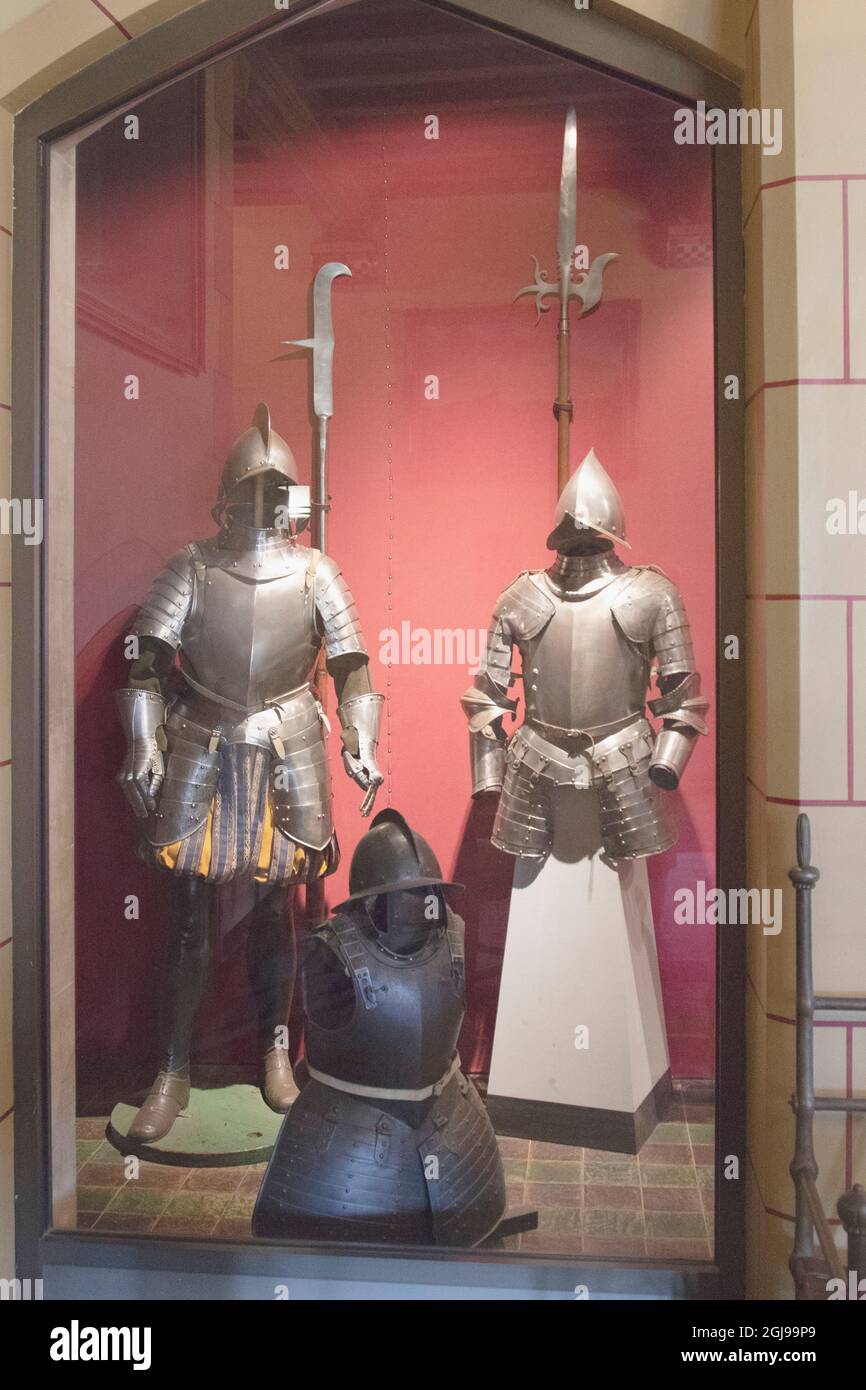 Lower level of Cardiff Castle, suits of armor on display Stock Photo ...
