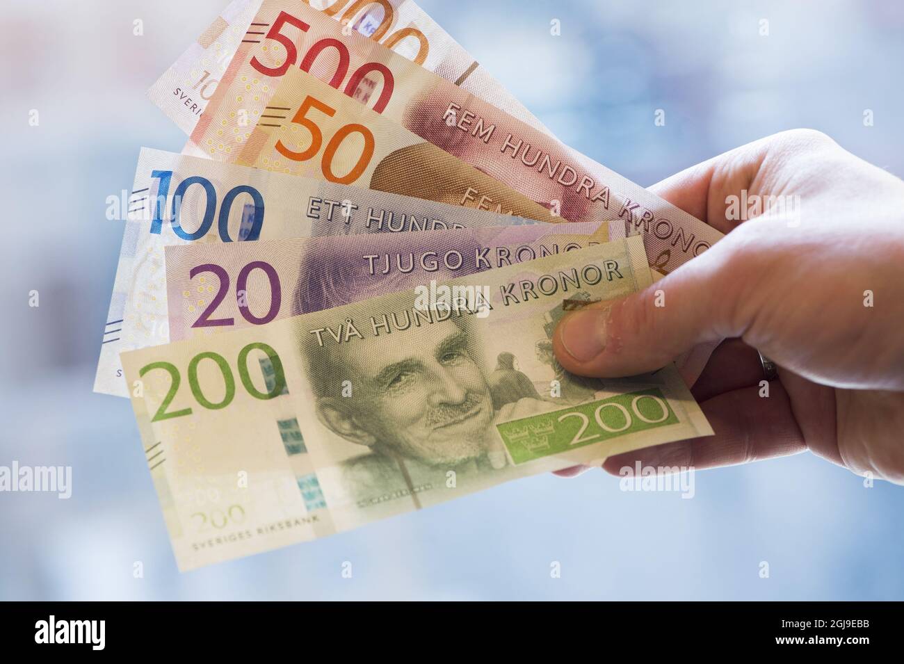File picture dated Sept. 14, 2015, shows new Swedish Krone bank notes ...