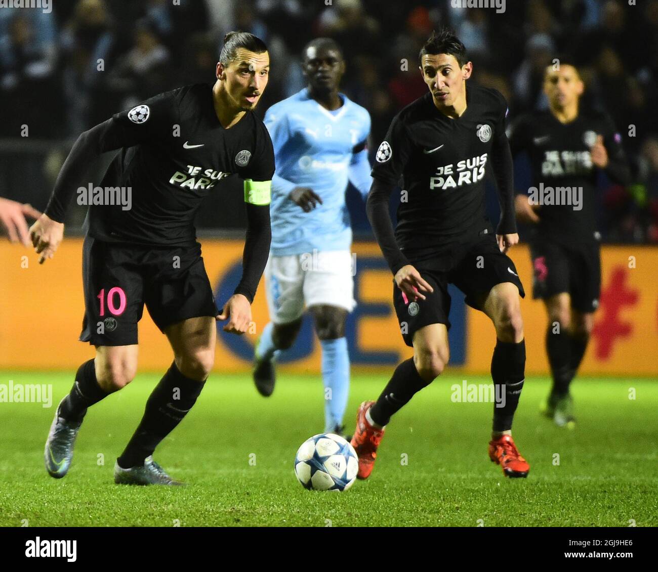 MALMO 2015-11-25 Paris SG's Zlatan Ibrahimovic wearing the Je suis ...