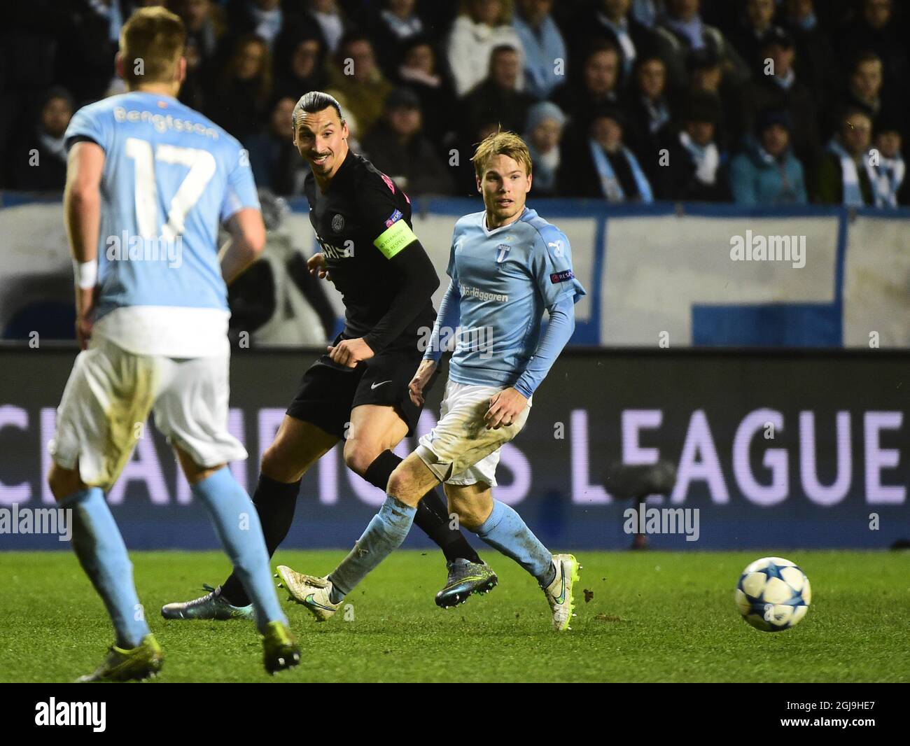 MALMO 2015-11-25 Paris SG's Zlatan Ibrahimovic wearing the Je suis ...