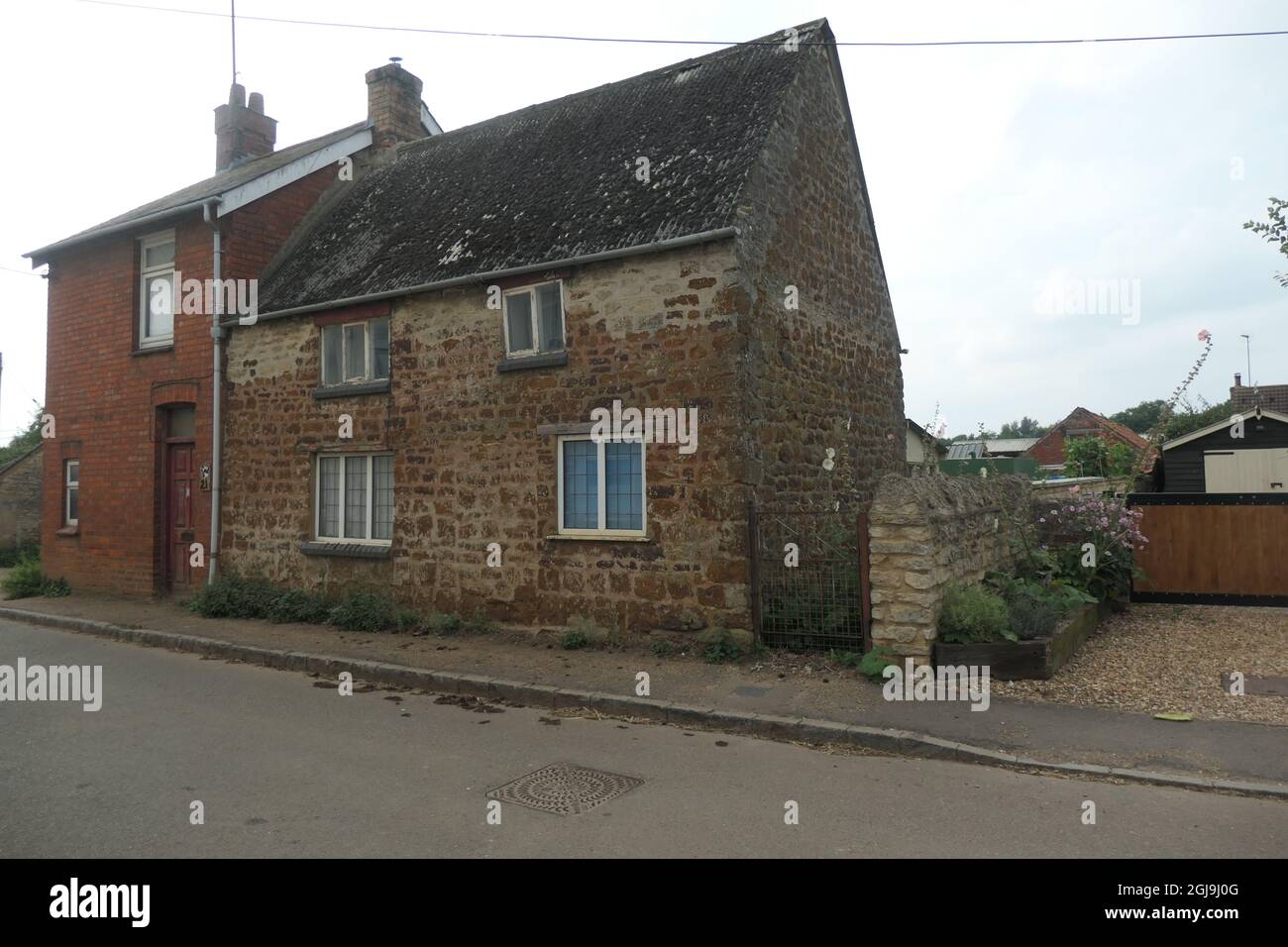 Ringstead Northamptonshire Village UK stone house old style cottage ...