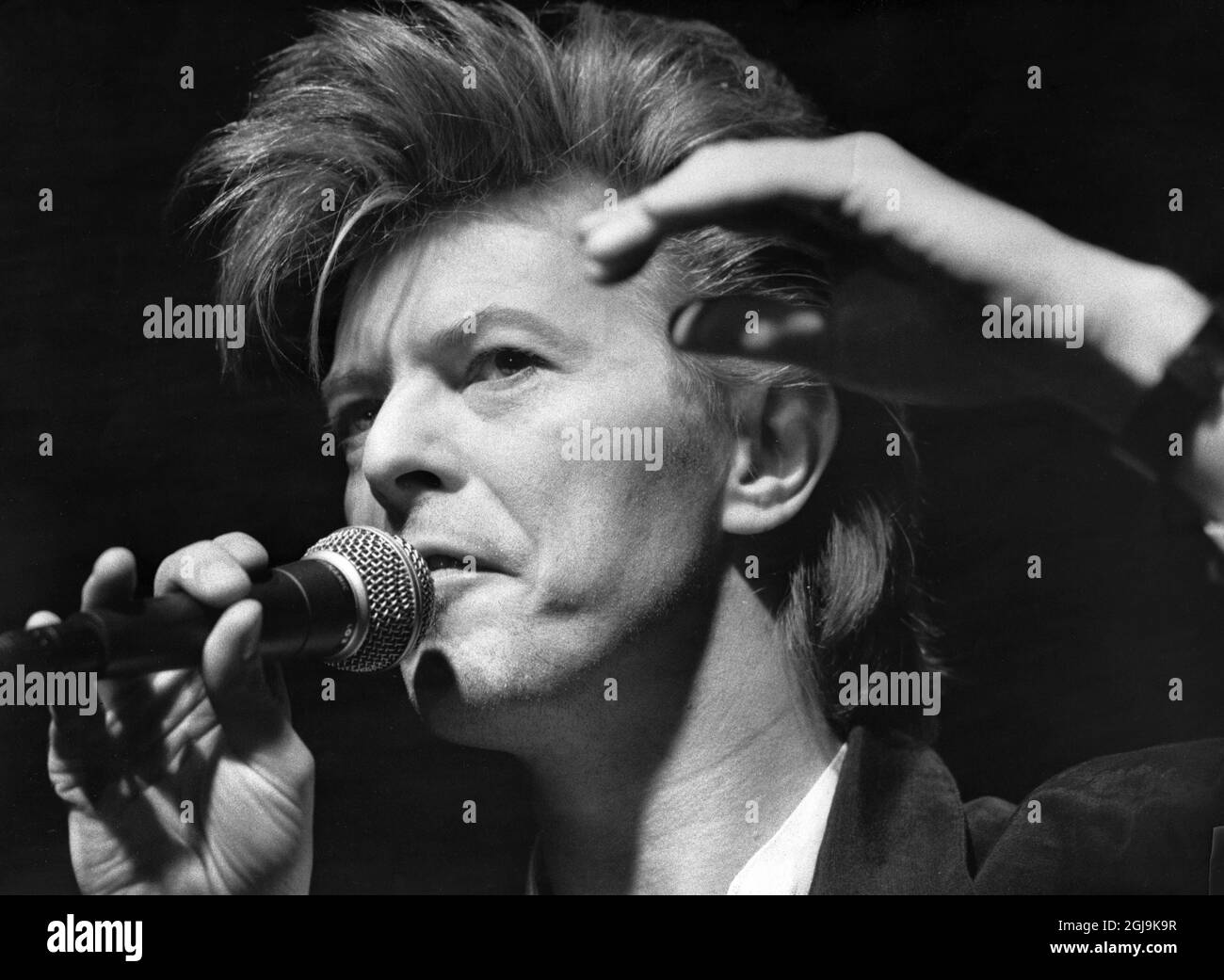 ARKIV STOCKHOLM 1987-03-28 David Bowie performes at the Ritz night club ...
