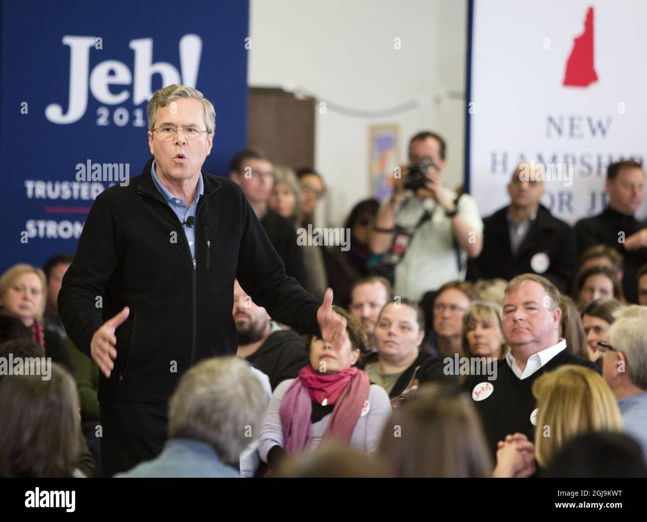 NEW HAMPSHIRE 2016-02-08 Jeb Bush is seen during a campaign meeting in ...