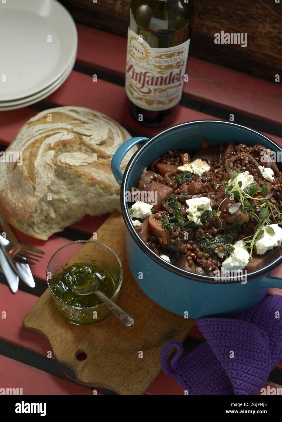STOCKHOLM 20151204 Spicy lentil stew with basil oil Foto: Janerik ...