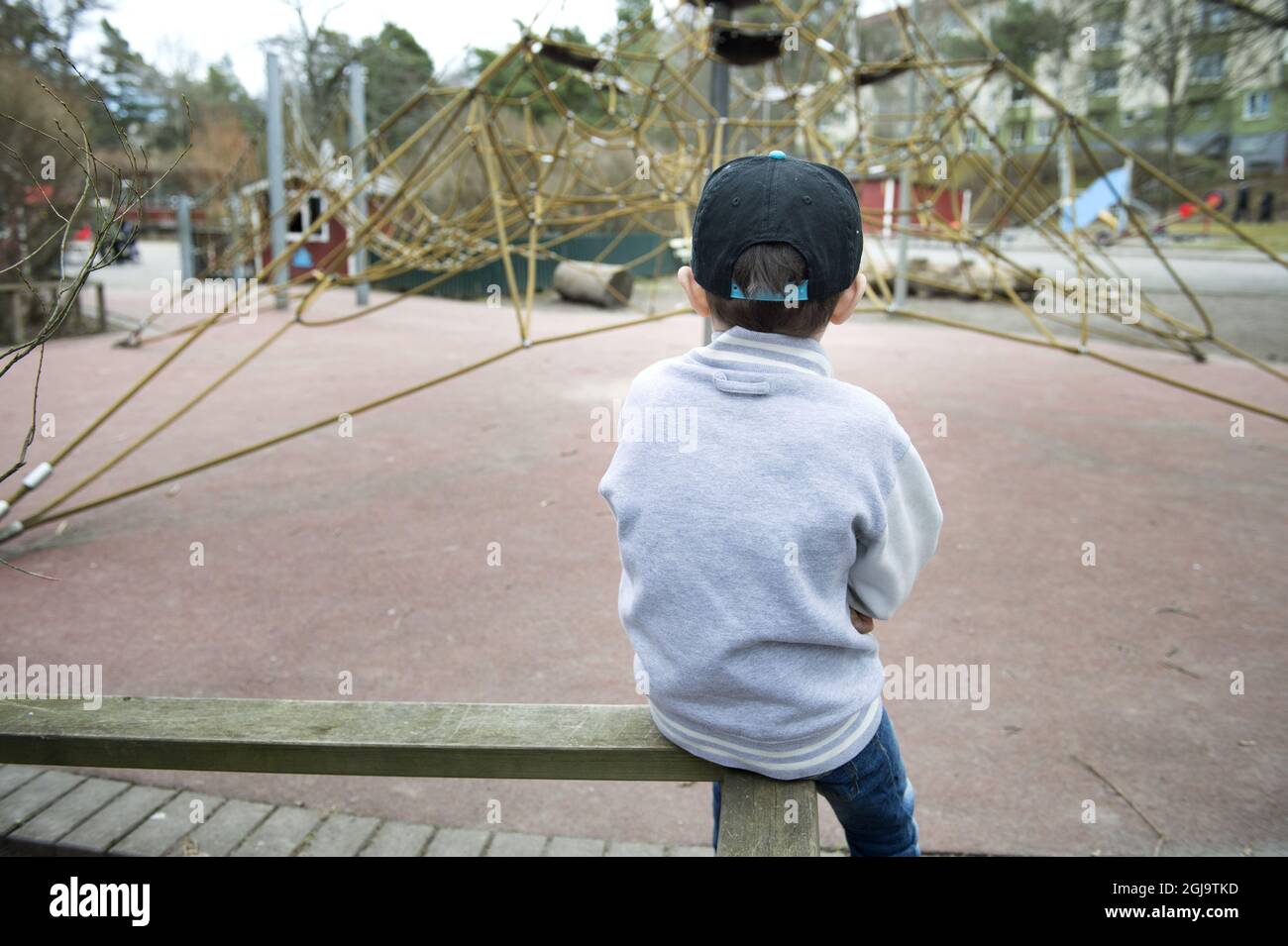 STOCKHOLM 20160415 Child in a playground Foto: Jessica Gow / TT / Kod ...