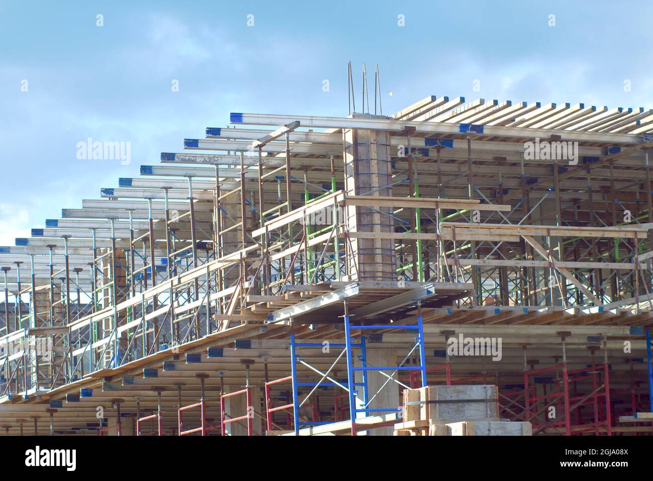 Wood metal beam steel construction hi-res stock photography and images ...