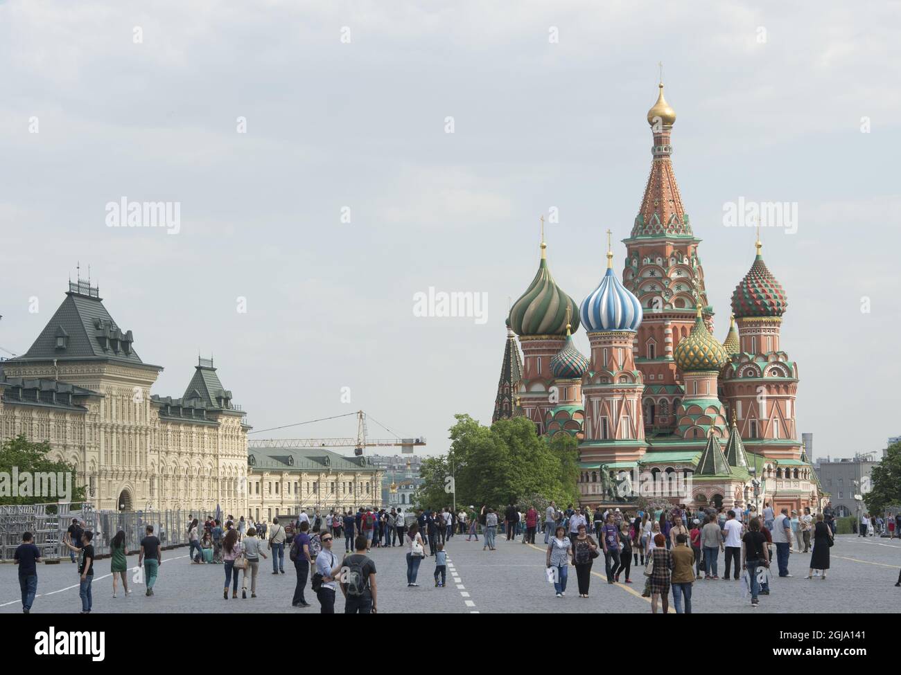 MOSKVA 20160515 St. Basil's Cathedral and the department store Gum at ...