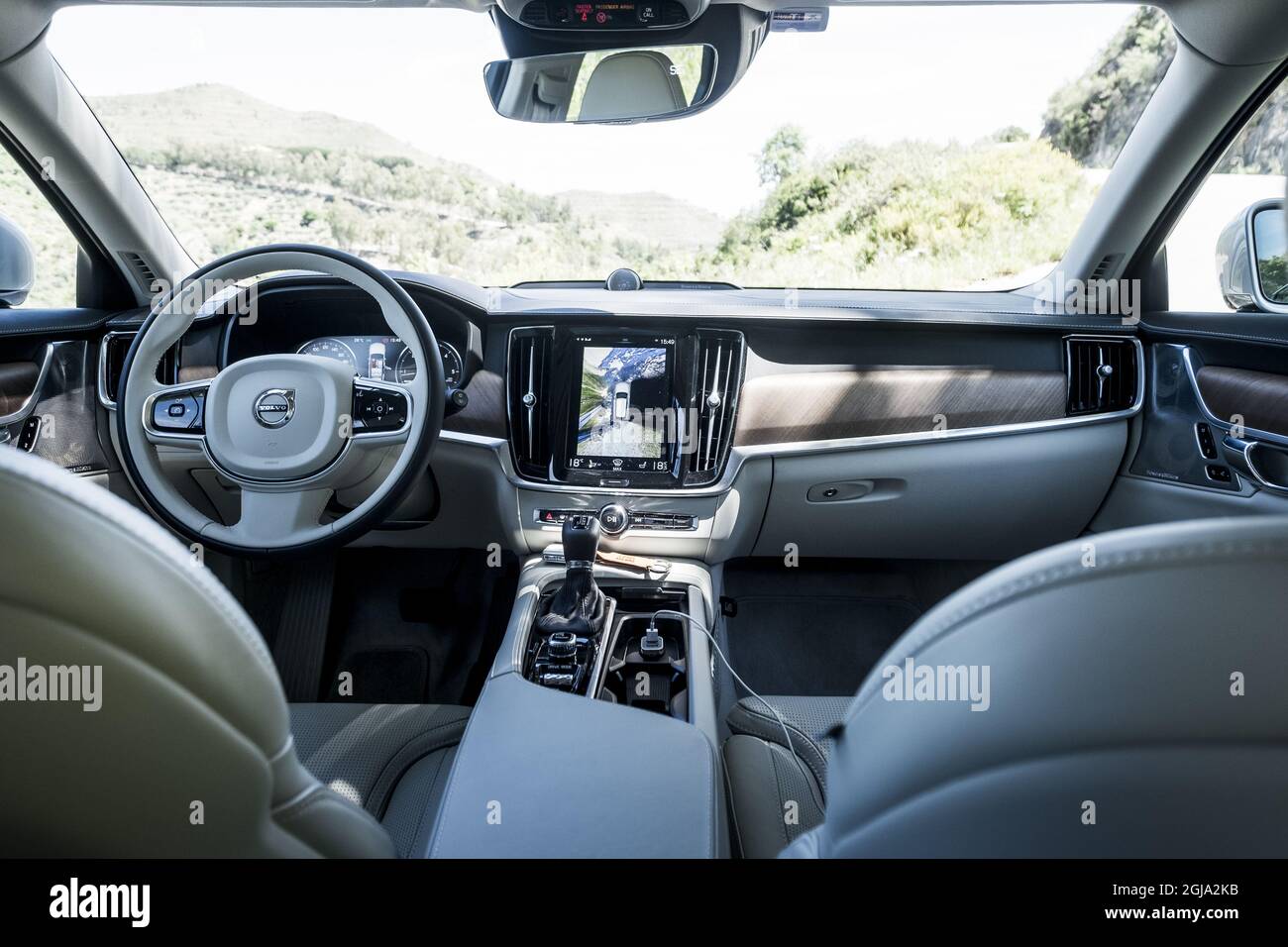 MALAGA 2016-06-01 Volvo V90 D5 interior, steering wheel dash boards ...