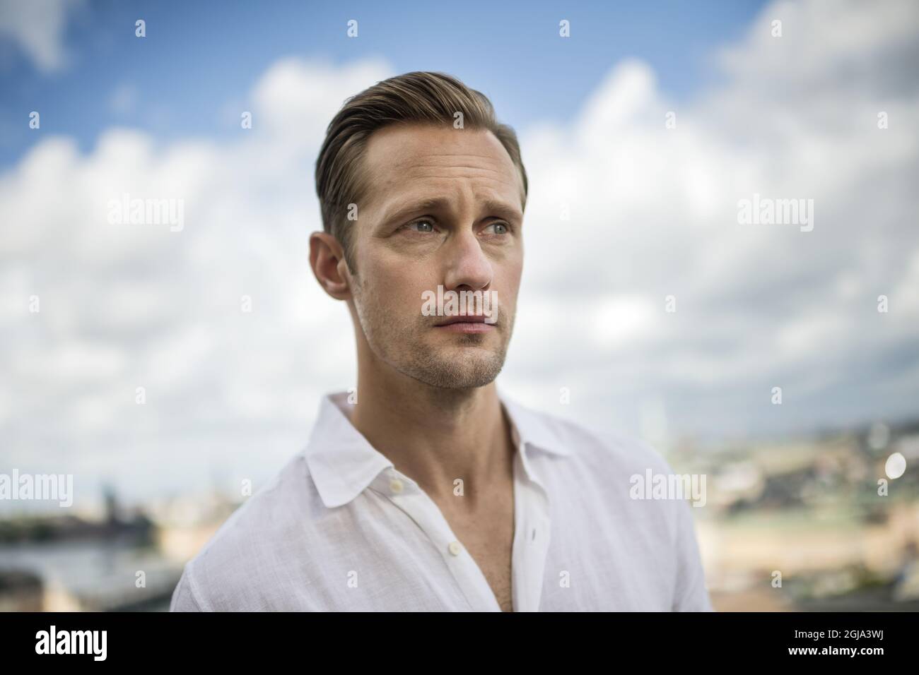 The legend of tarzan 2016 hi-res stock photography and images - Alamy