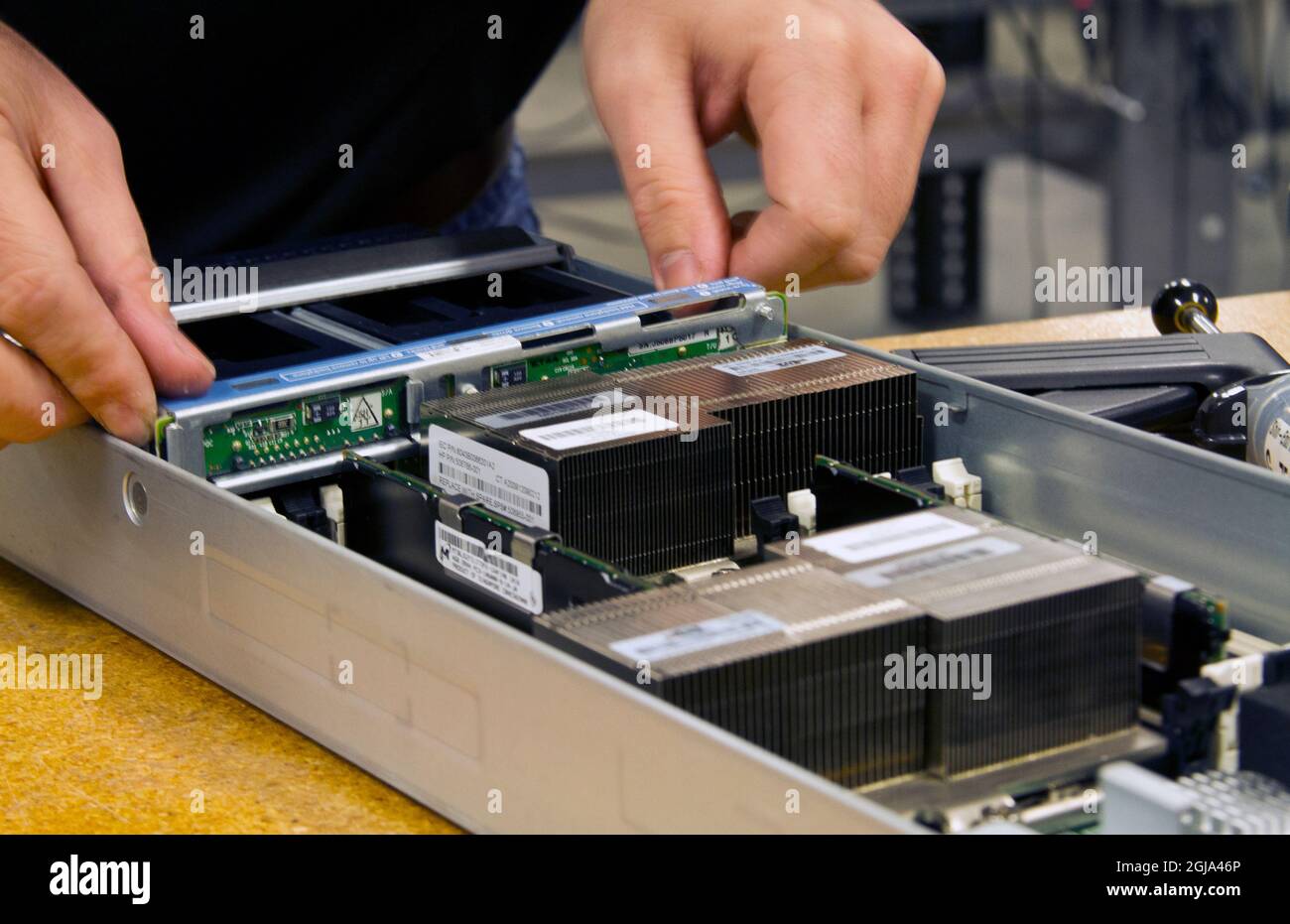 Employee assembling HP computer server Stock Photo - Alamy