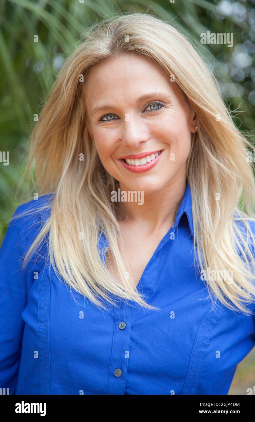 Caucasian it woman hi-res stock photography and images - Alamy