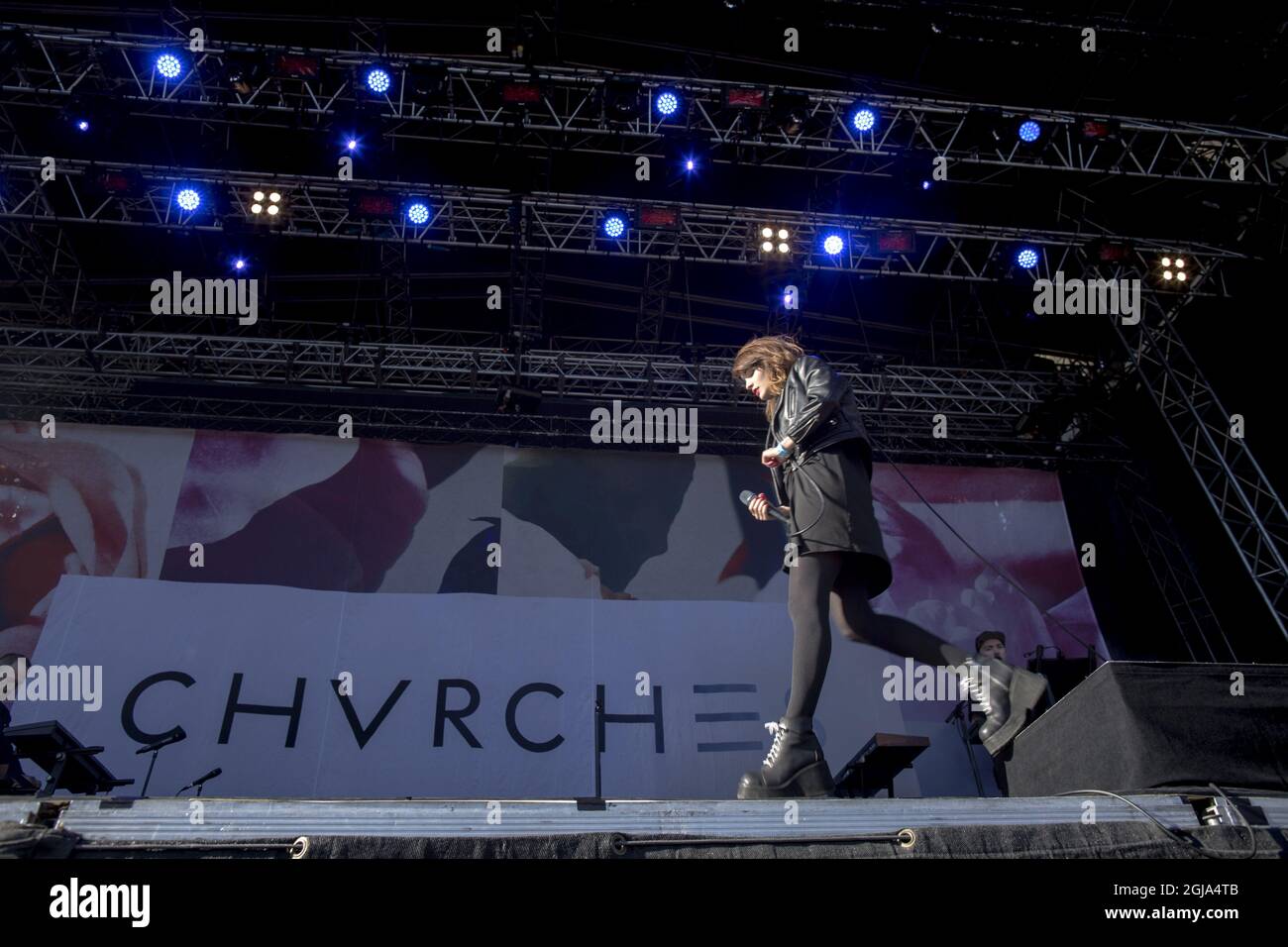 Chvrches singer hi-res stock photography and images - Alamy