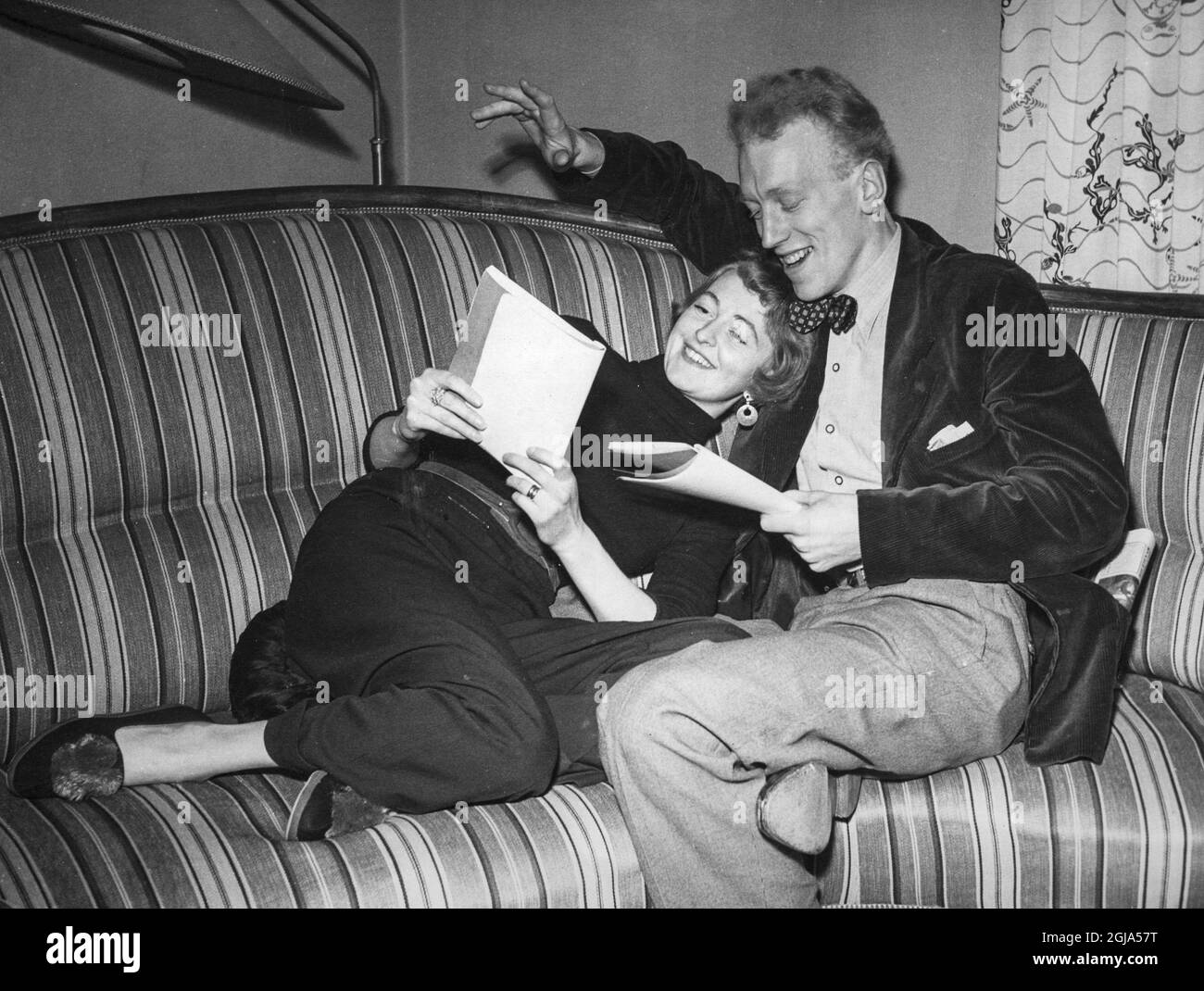 MALMÃƒÂ– 1952 Max von Sydow och hustrun Kerstin Olin poserar fÃƒÂ¶r ...