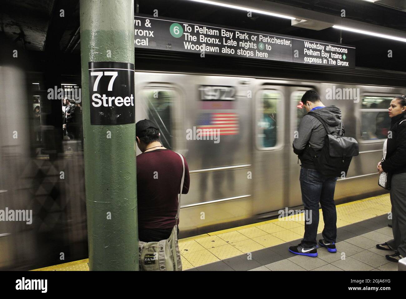 6 subway line new york hi-res stock photography and images - Alamy