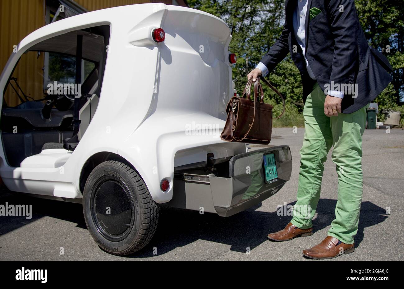 LERUM 2016-06-08 Clean Motions vehicle Zbee, moped, scooter, road ...