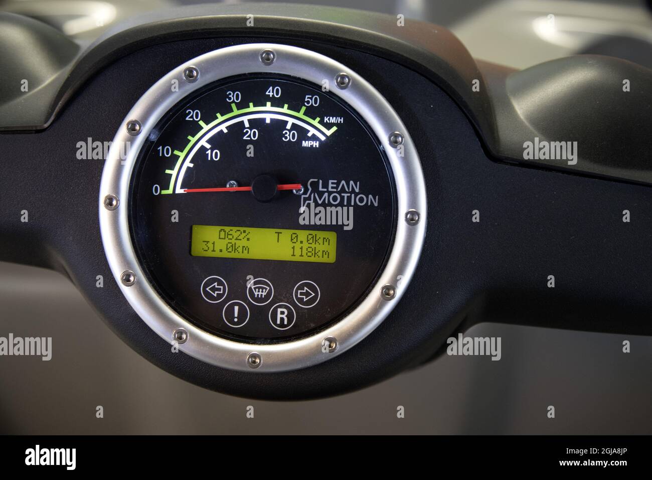 LERUM 2016-06-08 Clean Motions vehicle Zbee, moped, scooter, road ...