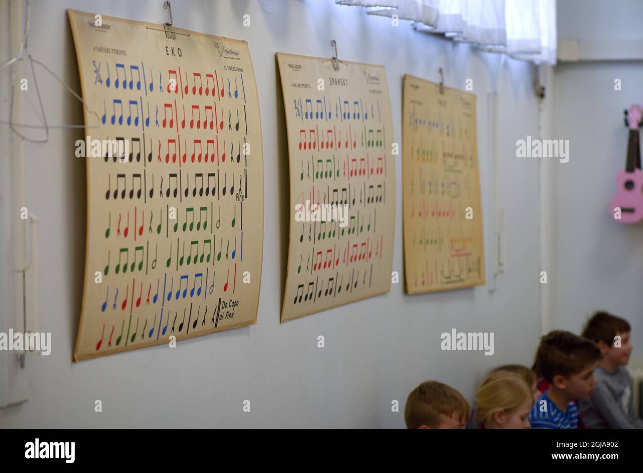 STOCKHOLM 2016-04-01 Music lesson for first graders in a school. Foto ...