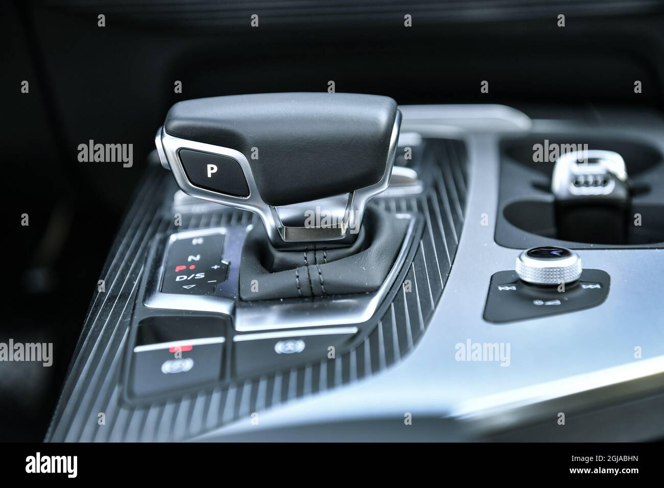 Audi q7 interior hi-res stock photography and images - Alamy
