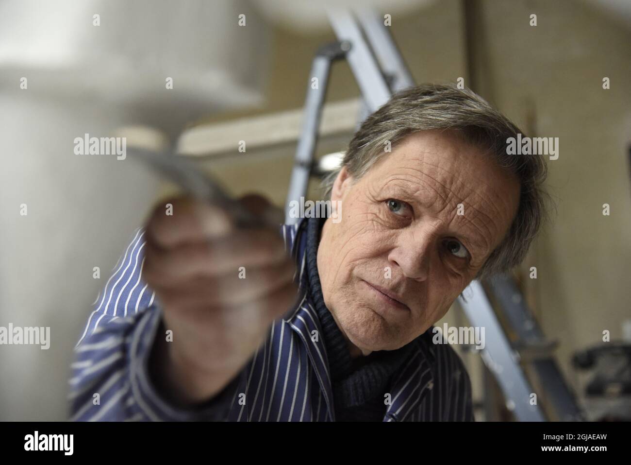 STOCKHOLM 20161220 Swedish artist Peter Linde, is making the statue of ...