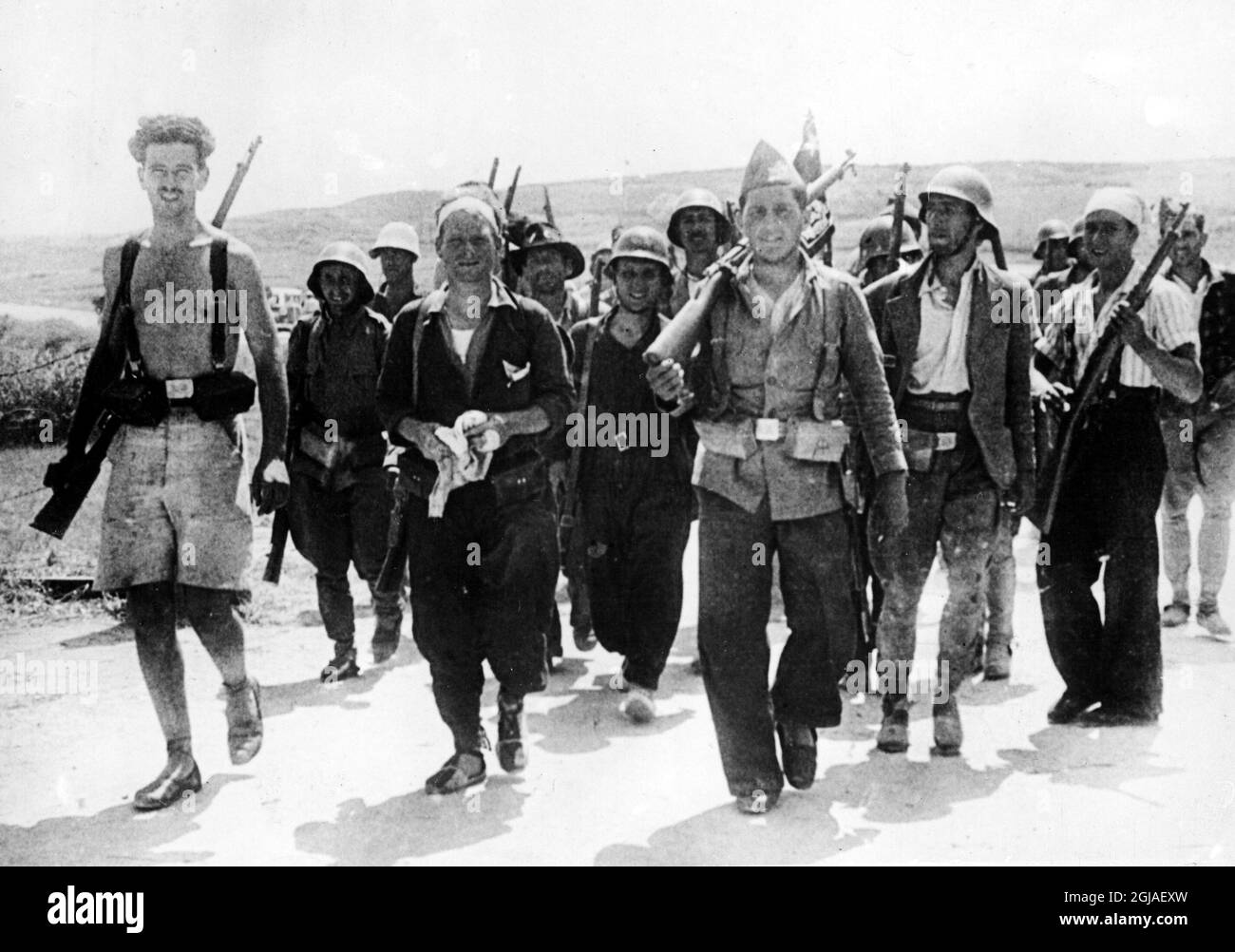 GERMANS IN SPAIN FIGHT FOR THE GOVERNMENT. An exclusive picture of some ...