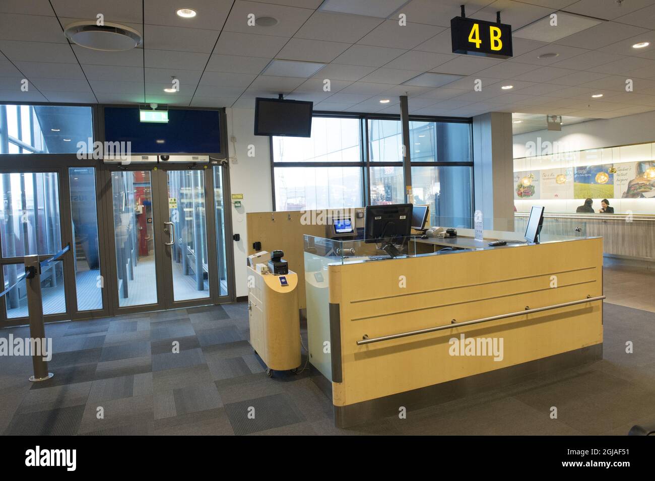 Airport, airplane, passenger planes, air traveler, luggage, baggage ...