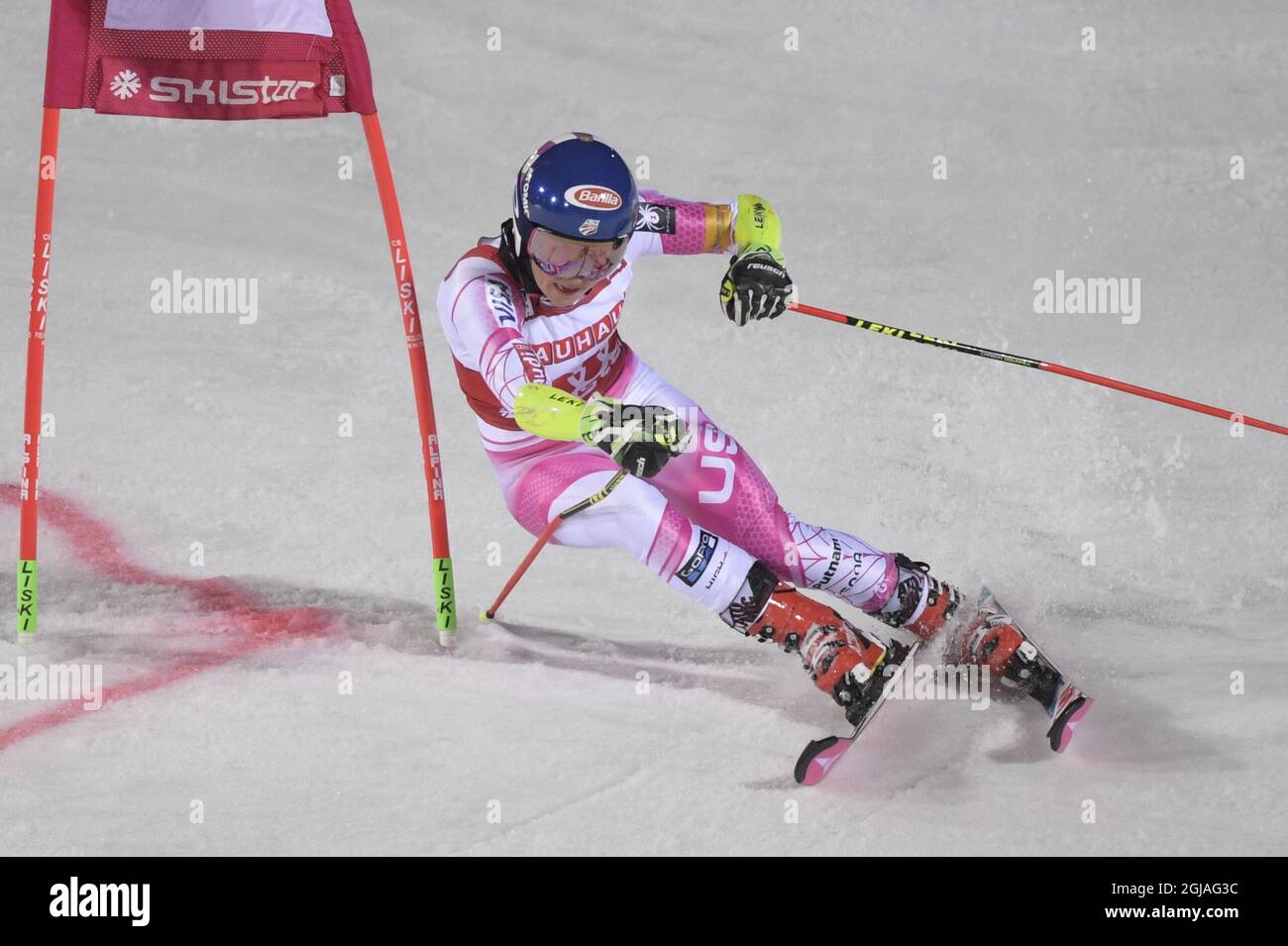 Mikaela shiffrin skiing hi-res stock photography and images - Alamy