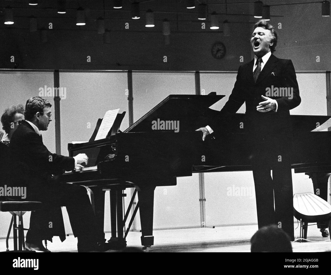 *Swedish opera singer Nicolai Gedda is dead at 91 years of age* ARKIV ...