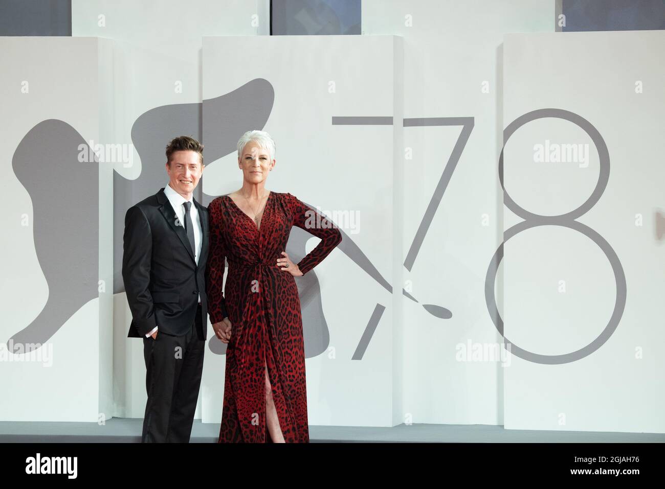 Director David Gordon Green and Jamie Lee Curtis attend the red carpet ...