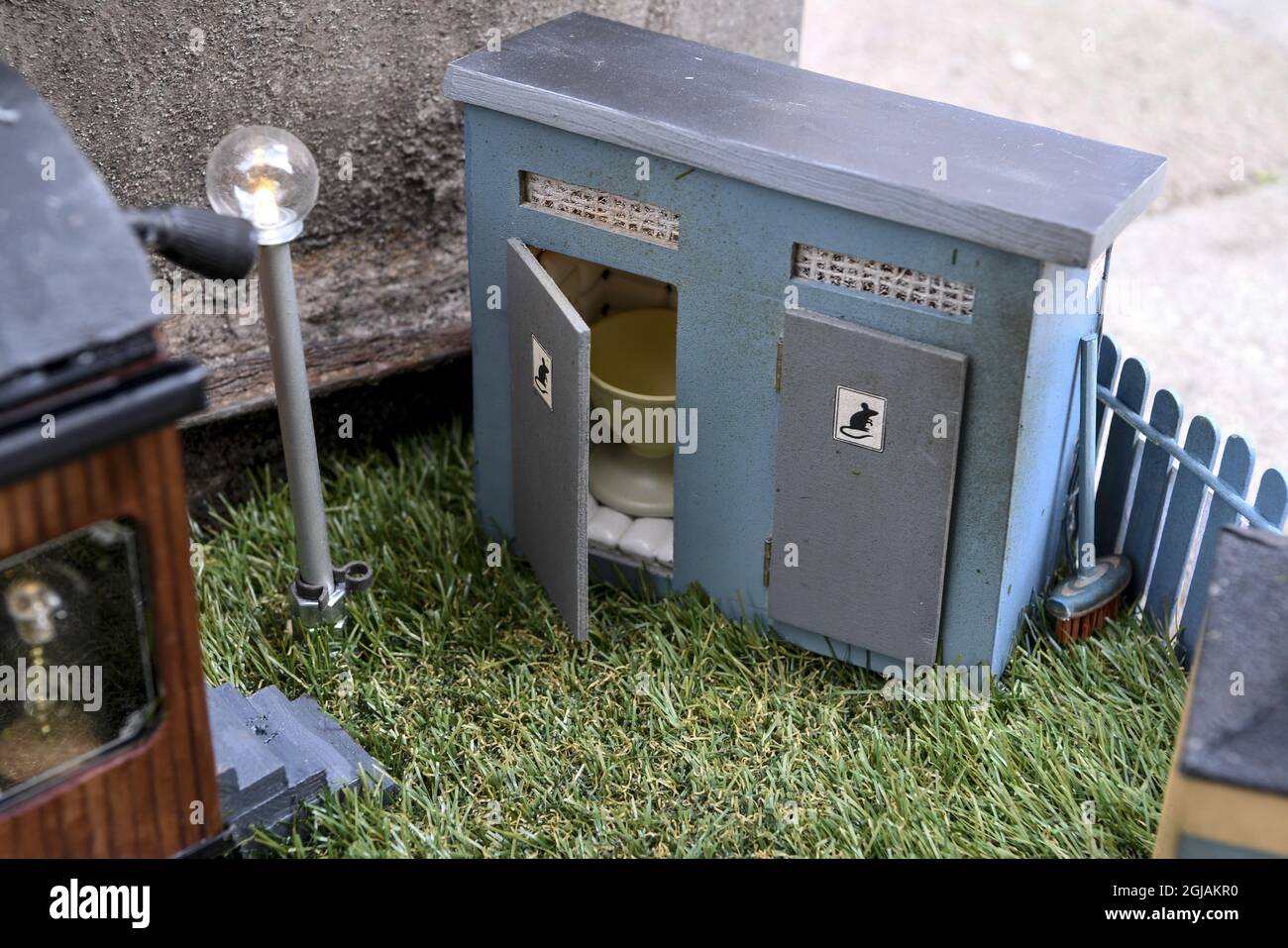 A miniature amusement park for mice called "Tjoffsans tivoli" attracts ...