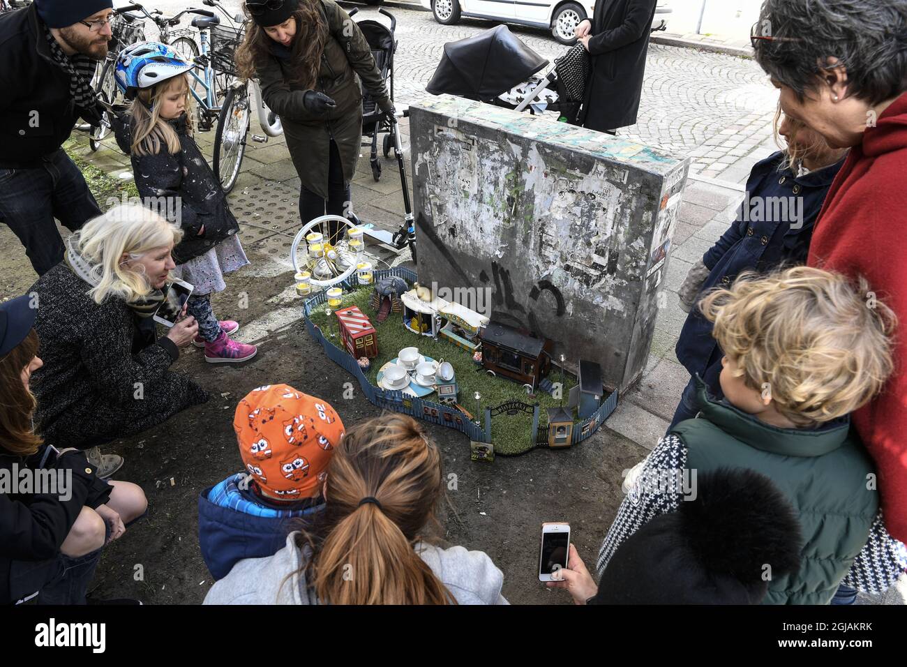 A miniature amusement park for mice called "Tjoffsans tivoli" attracts ...