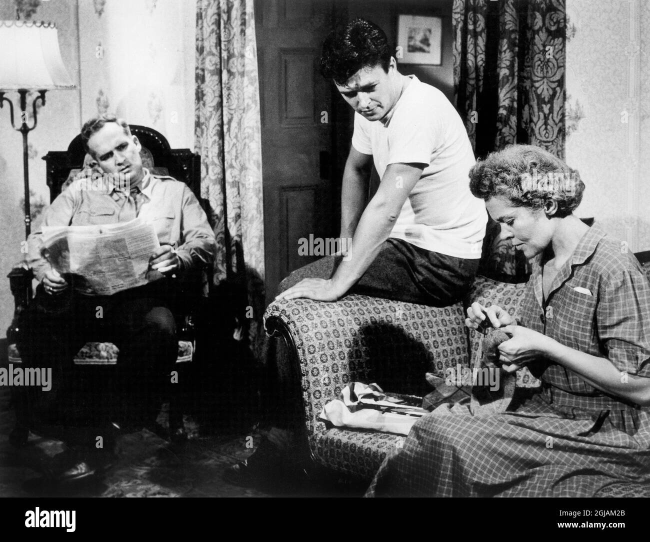 Teen actress 1950s hi-res stock photography and images - Alamy