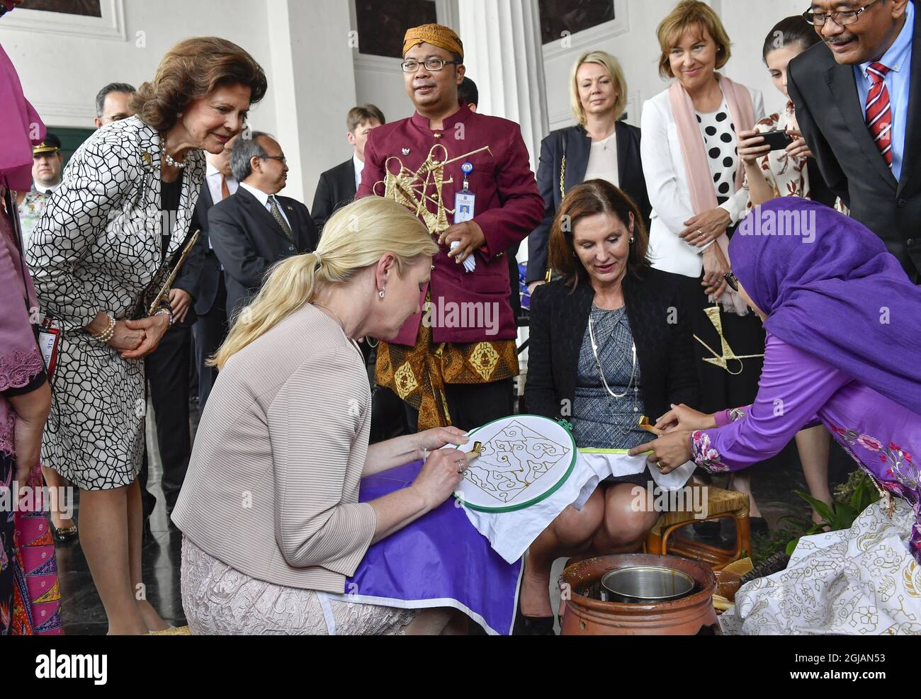 JAKARTA 2017-05-23 Queen Silvia is checking out Anna Johansson ...