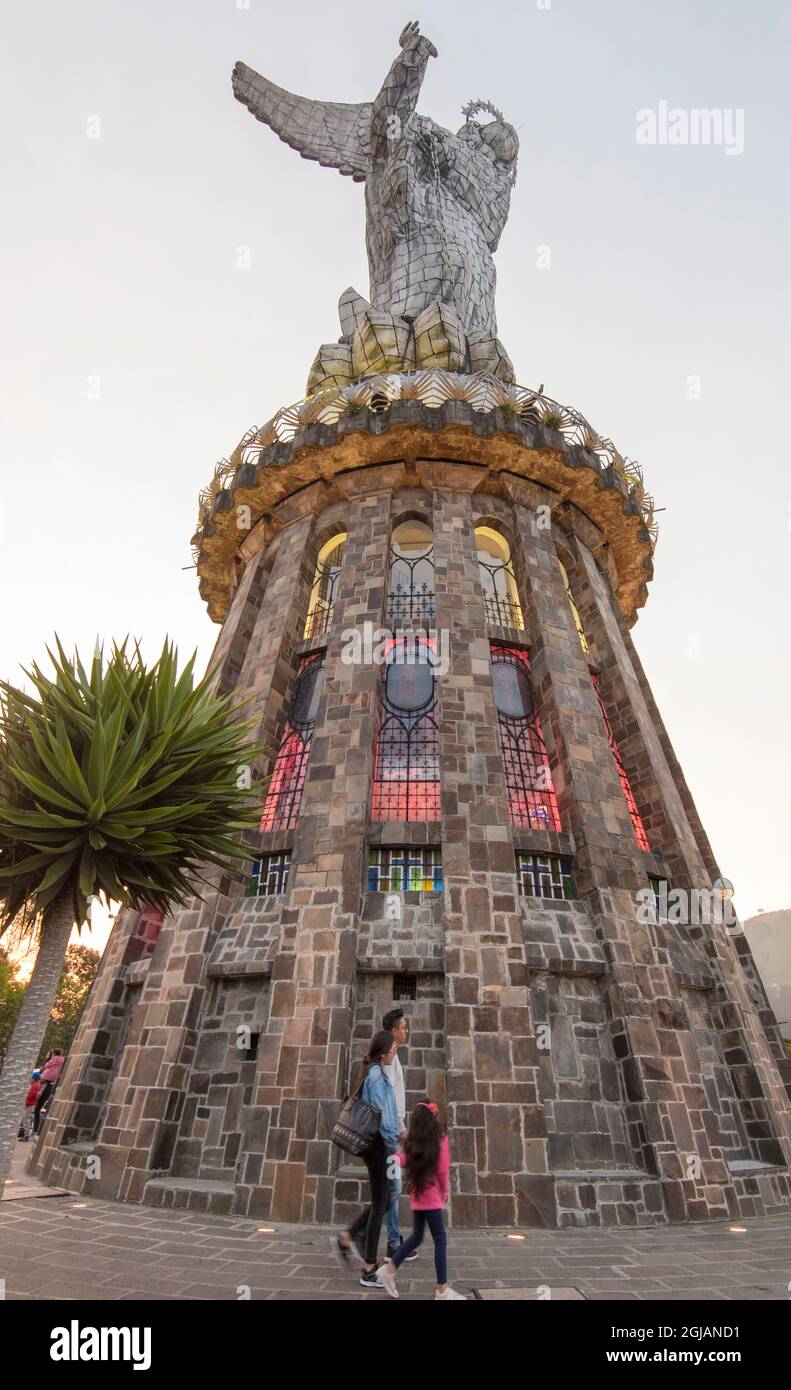 Quito statue hi-res stock photography and images - Alamy