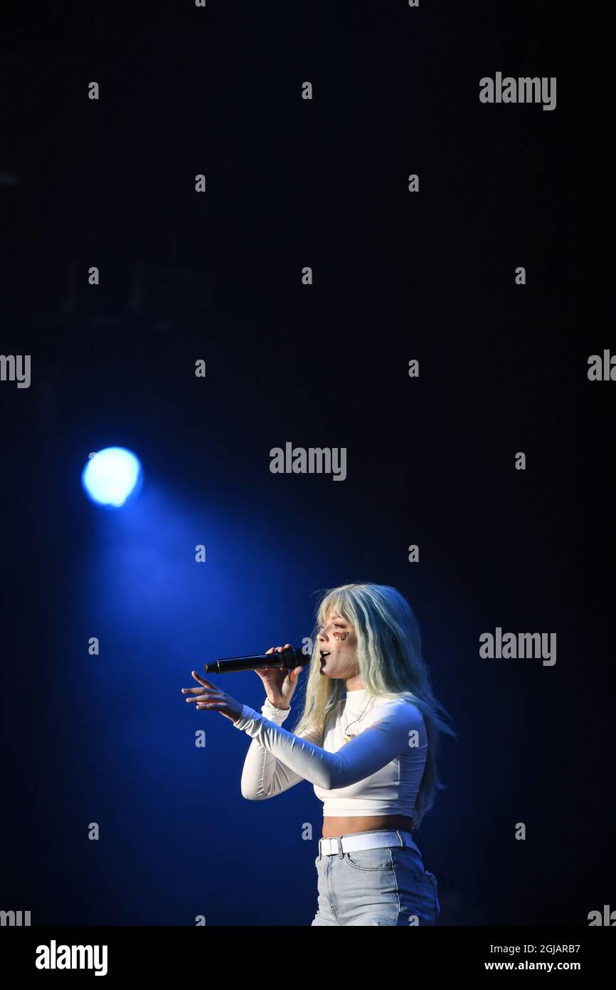 Halsey singer hi-res stock photography and images - Alamy