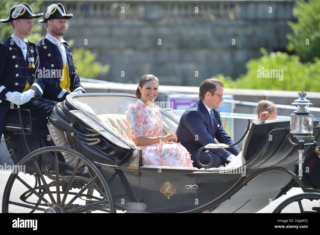 STOCKHOLM 2017-07-14 Kronprinsessan Victoria och prins Daniel travel by ...