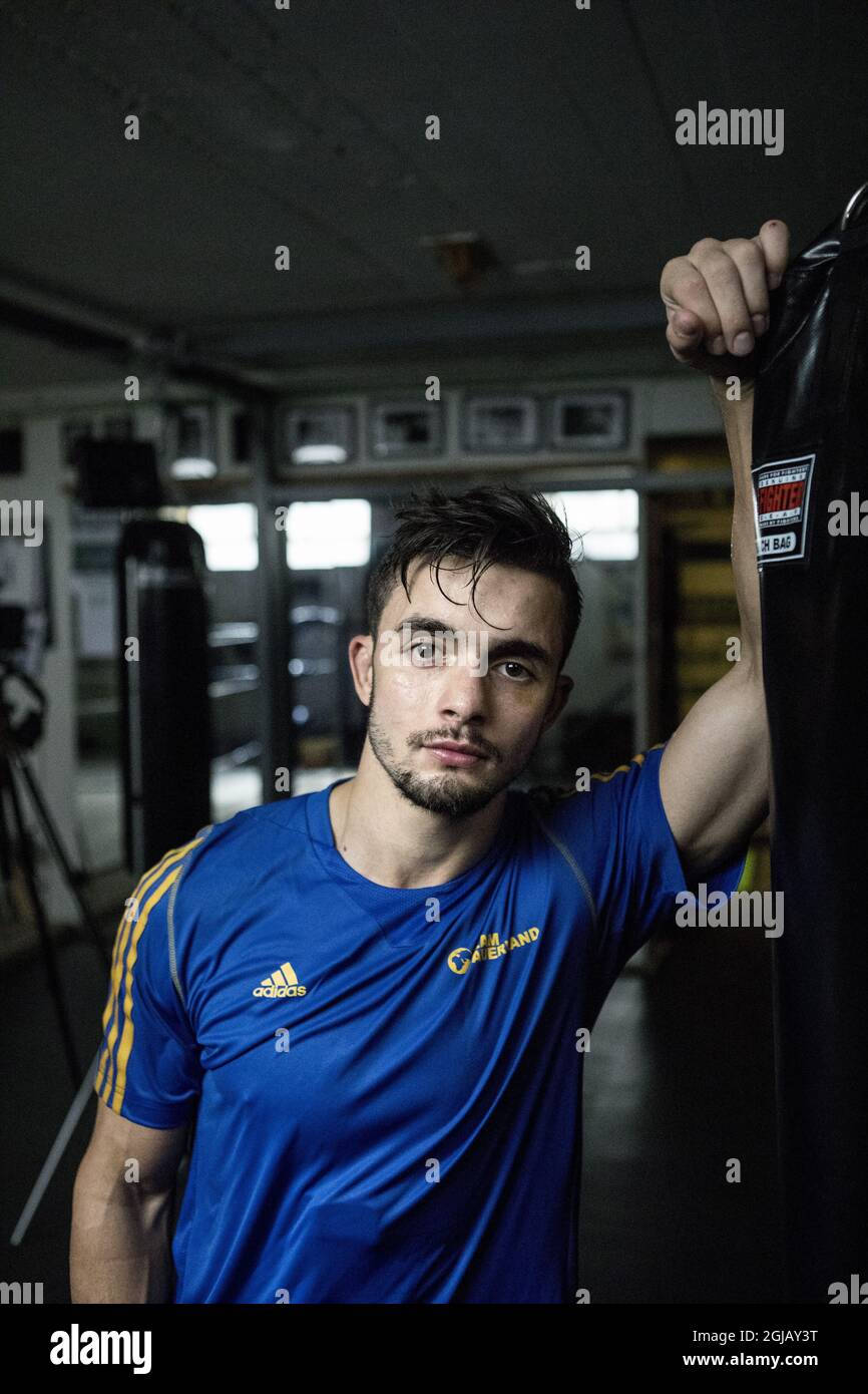 Super lightweight boxer hi-res stock photography and images - Alamy