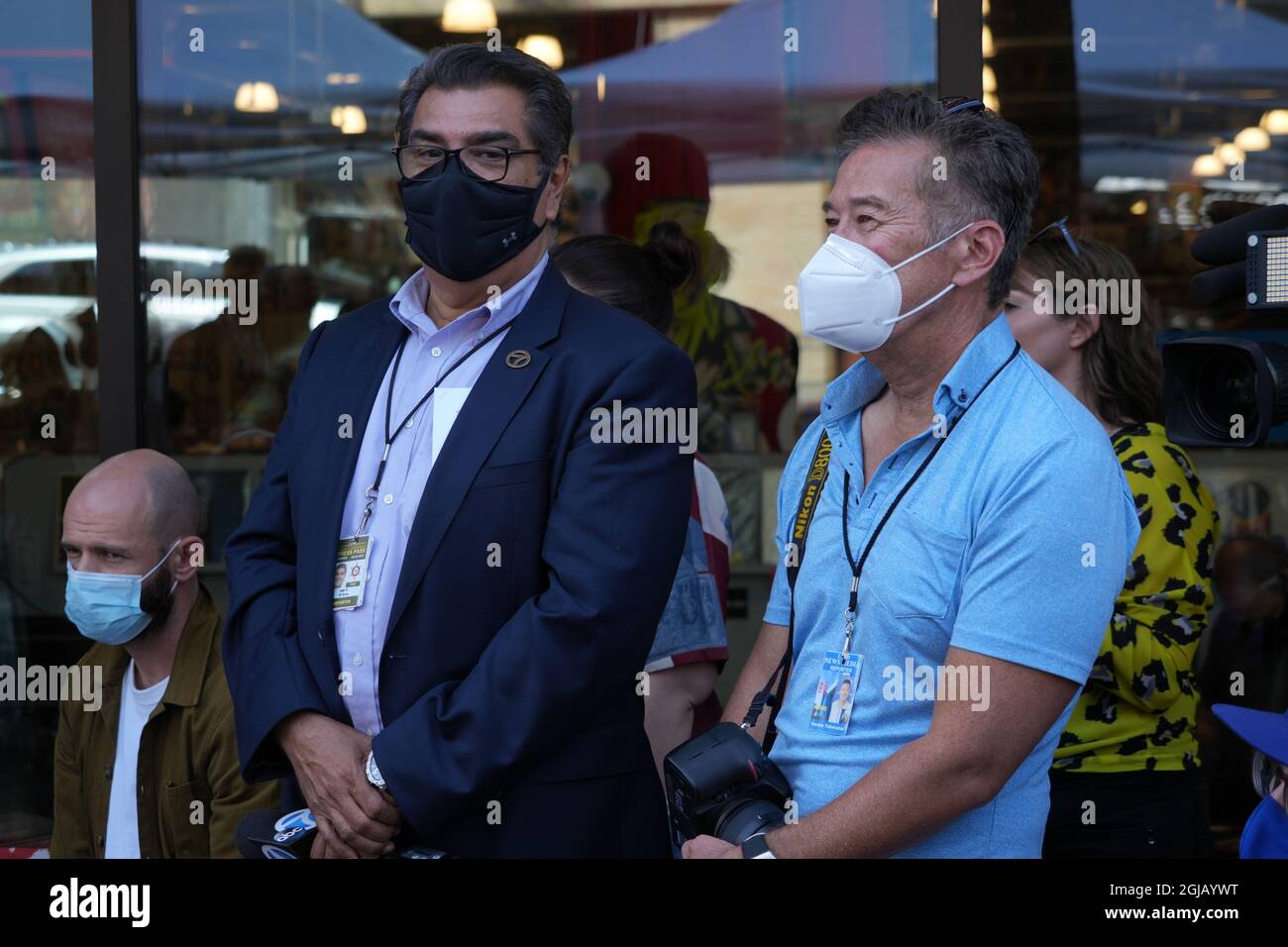 ABC7 Eyewitness News reporter Sid Garcia (left) and NBC4 Los Angeles ...