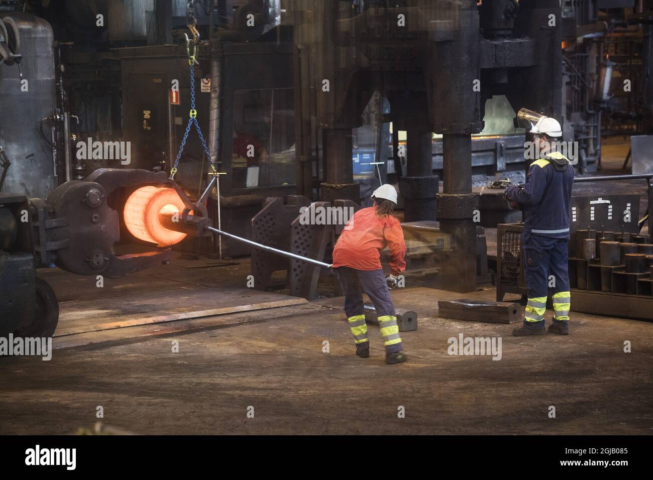 steel production steel process industry workers Foto: Fredrik Sandberg ...