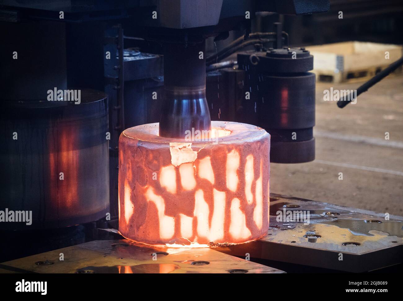 steel production steel process industry workers Foto: Fredrik Sandberg ...