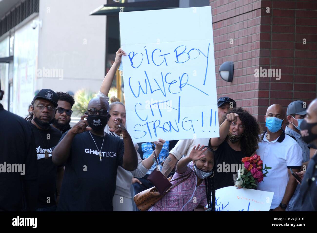 Fans of radio personality Kurt Alexander aka Big Boy at a ceremony ...