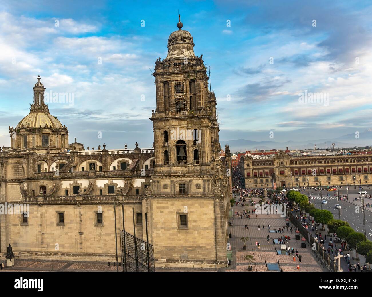 Metropolitan Cathedral and President's Palace, Zocalo, Mexico City ...