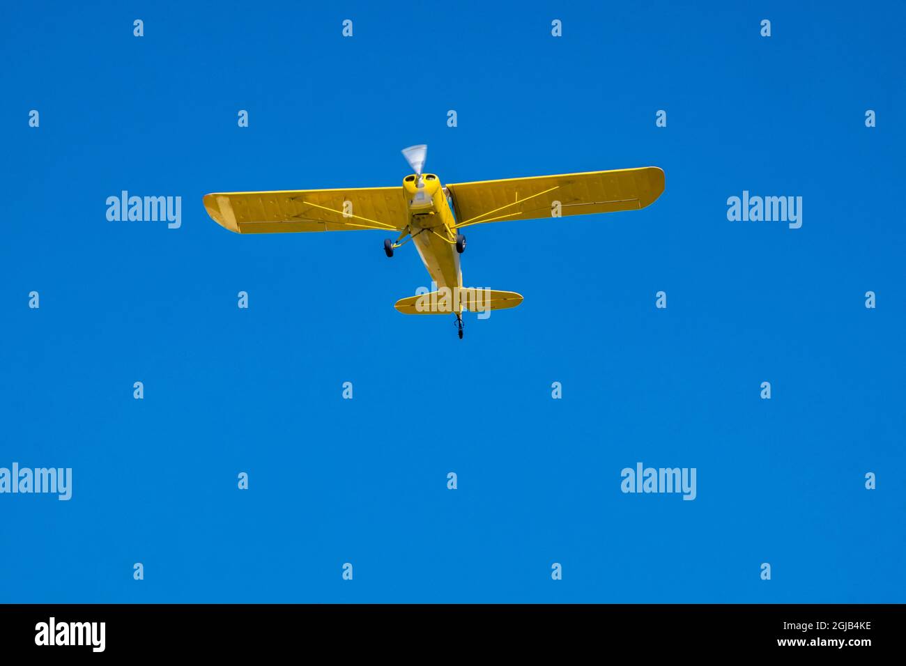 USA. Single engine airplane flying Stock Photo - Alamy
