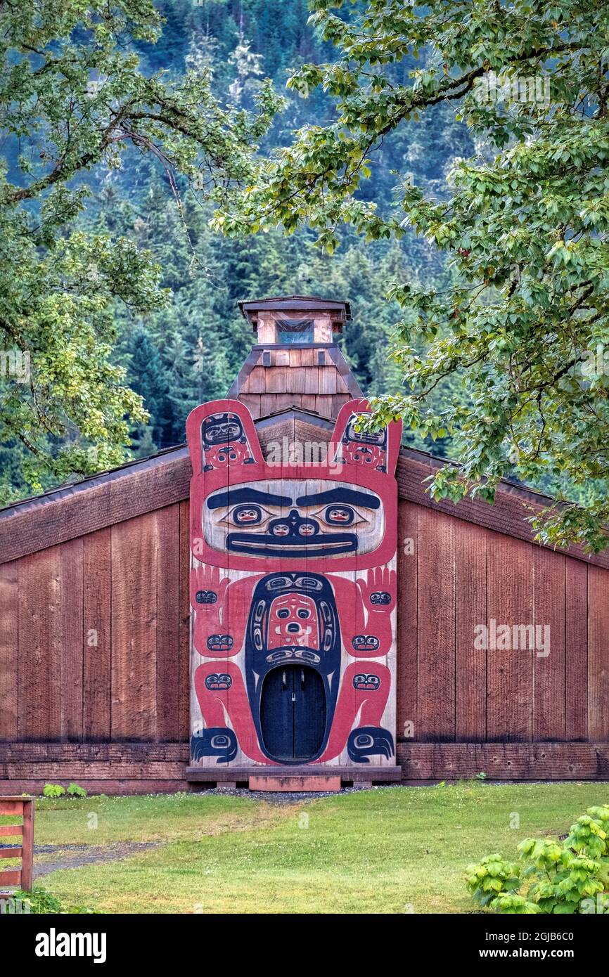 Tlingit clan house hi-res stock photography and images - Alamy