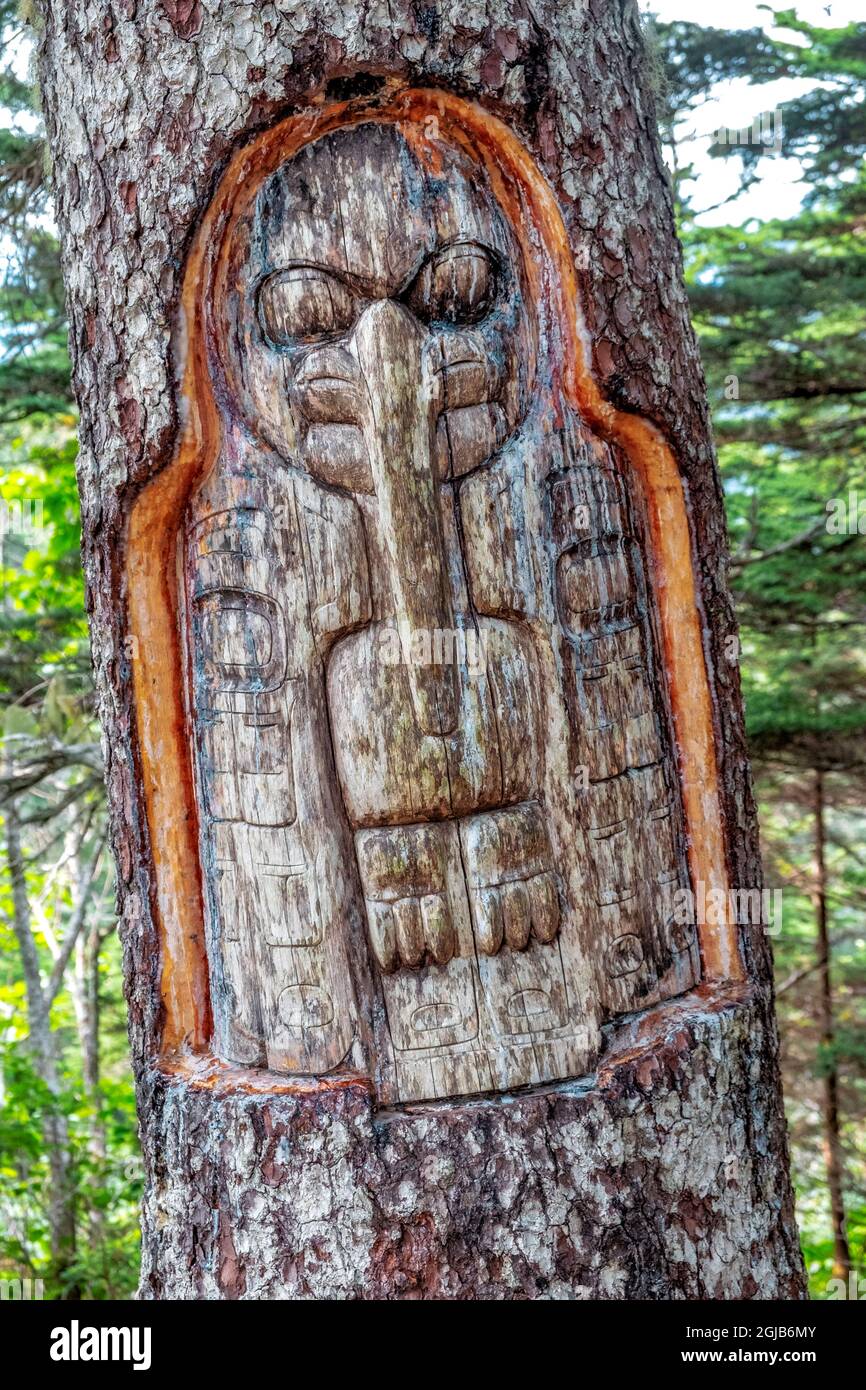 Tlingit raven hi-res stock photography and images - Alamy