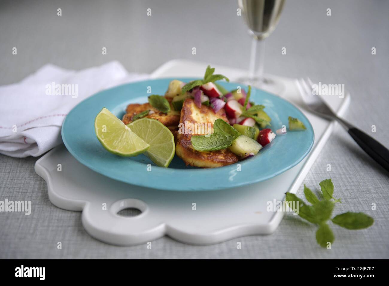 Halloumi with lime- and cucumber salsa Foto: Jessica Gow / TT / kod ...