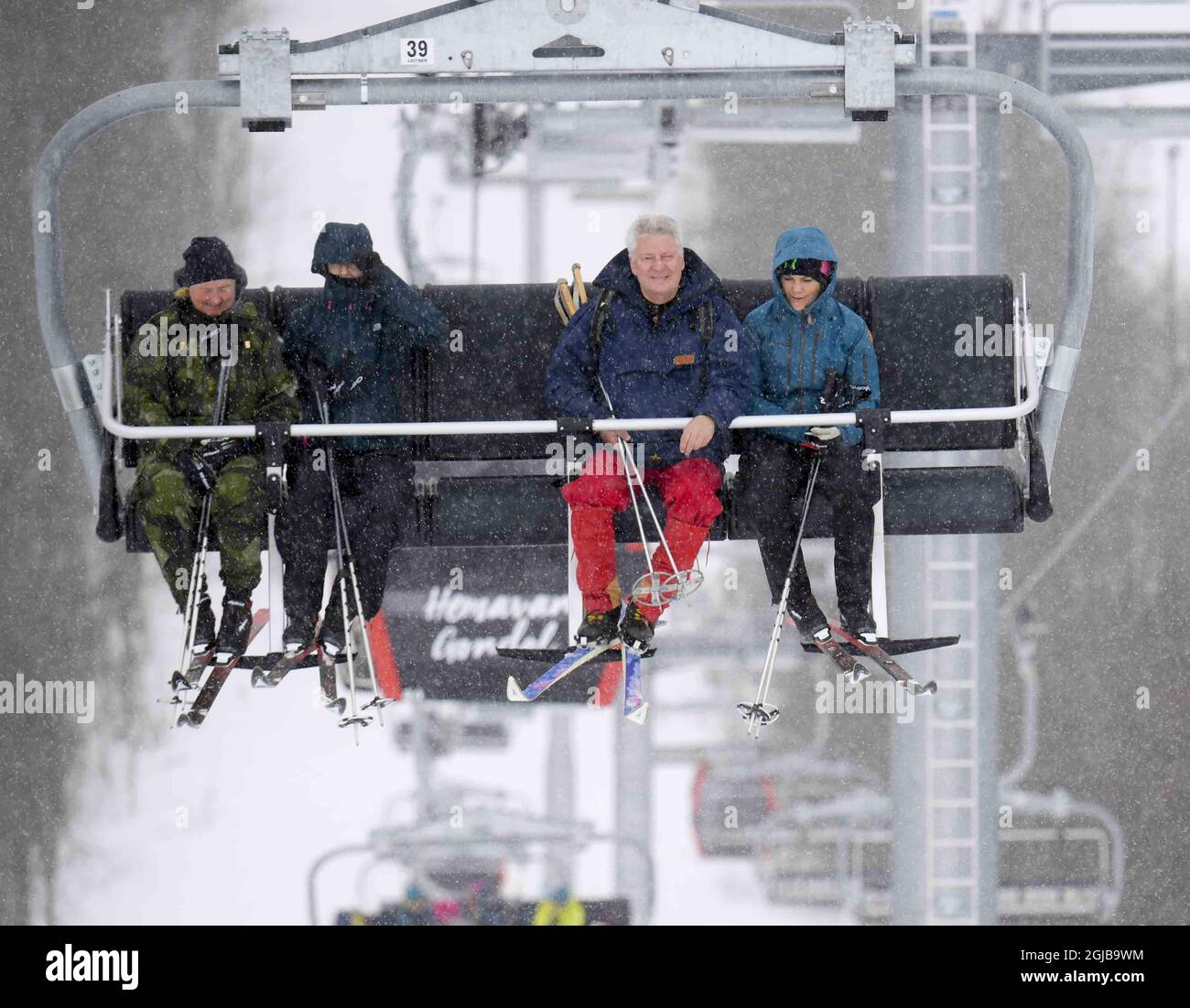 Crown lift hi-res stock photography and images - Alamy